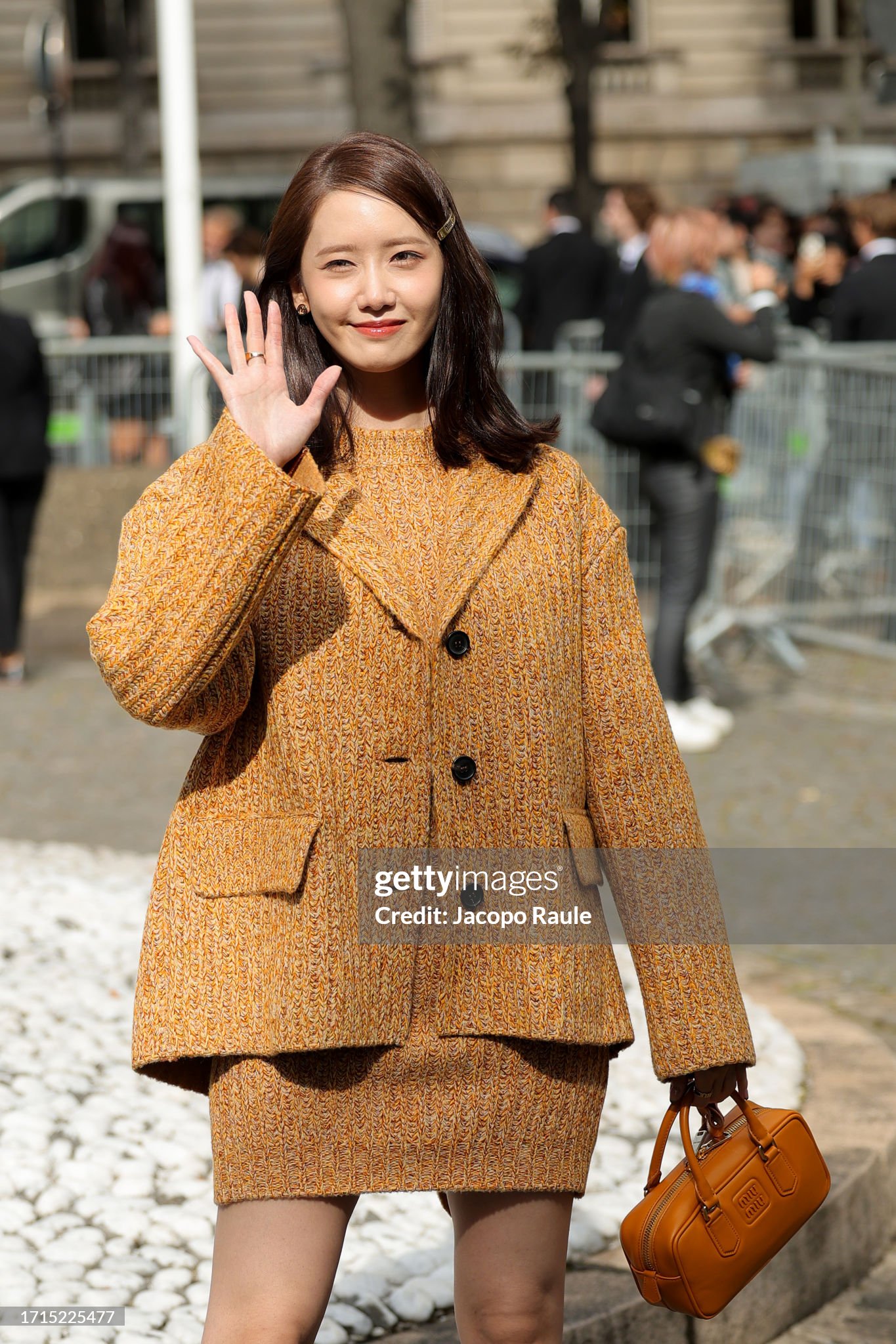 더쿠 - 미우미우 s/s 2024 패션쇼 윤아 게티이미지 모음.jpg