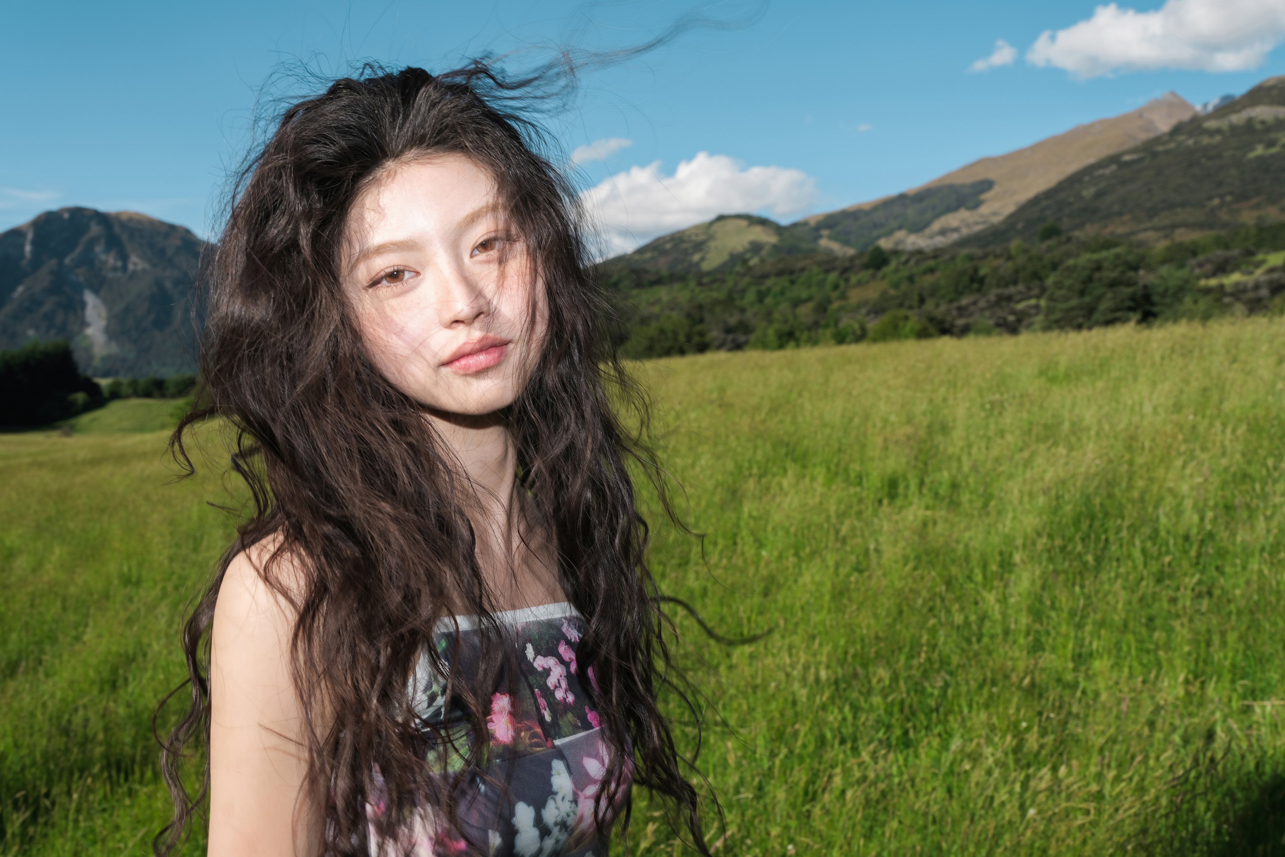 더쿠 - 키키 KiiiKiii The 1st EP [UNCUT GEM] Concept Photo #1