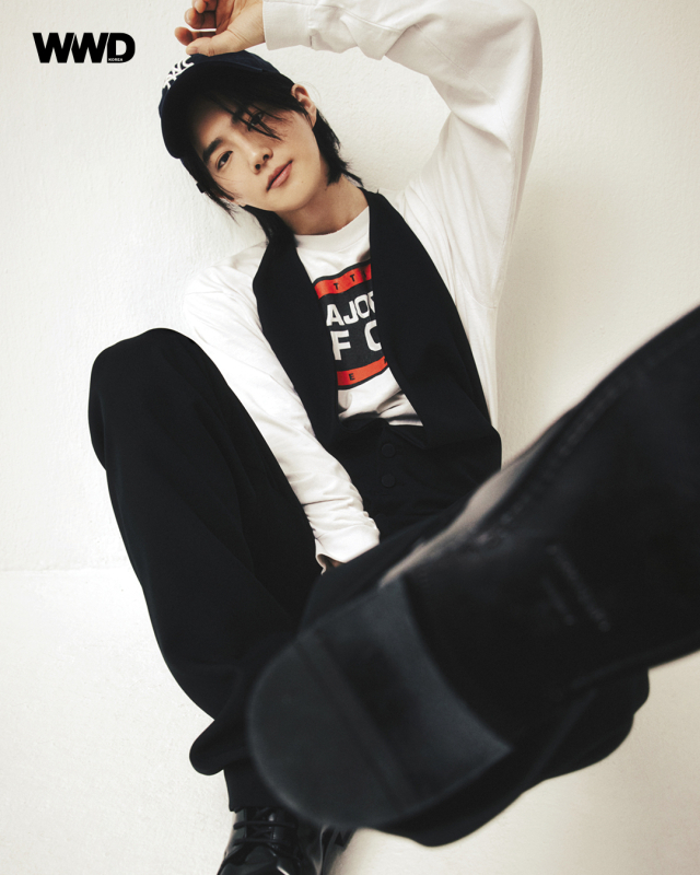 더쿠 - 엑소 수호 "나로 인해 위로 된다는 팬들, 오히려 그 말 덕분에 나도 위로" [화보]