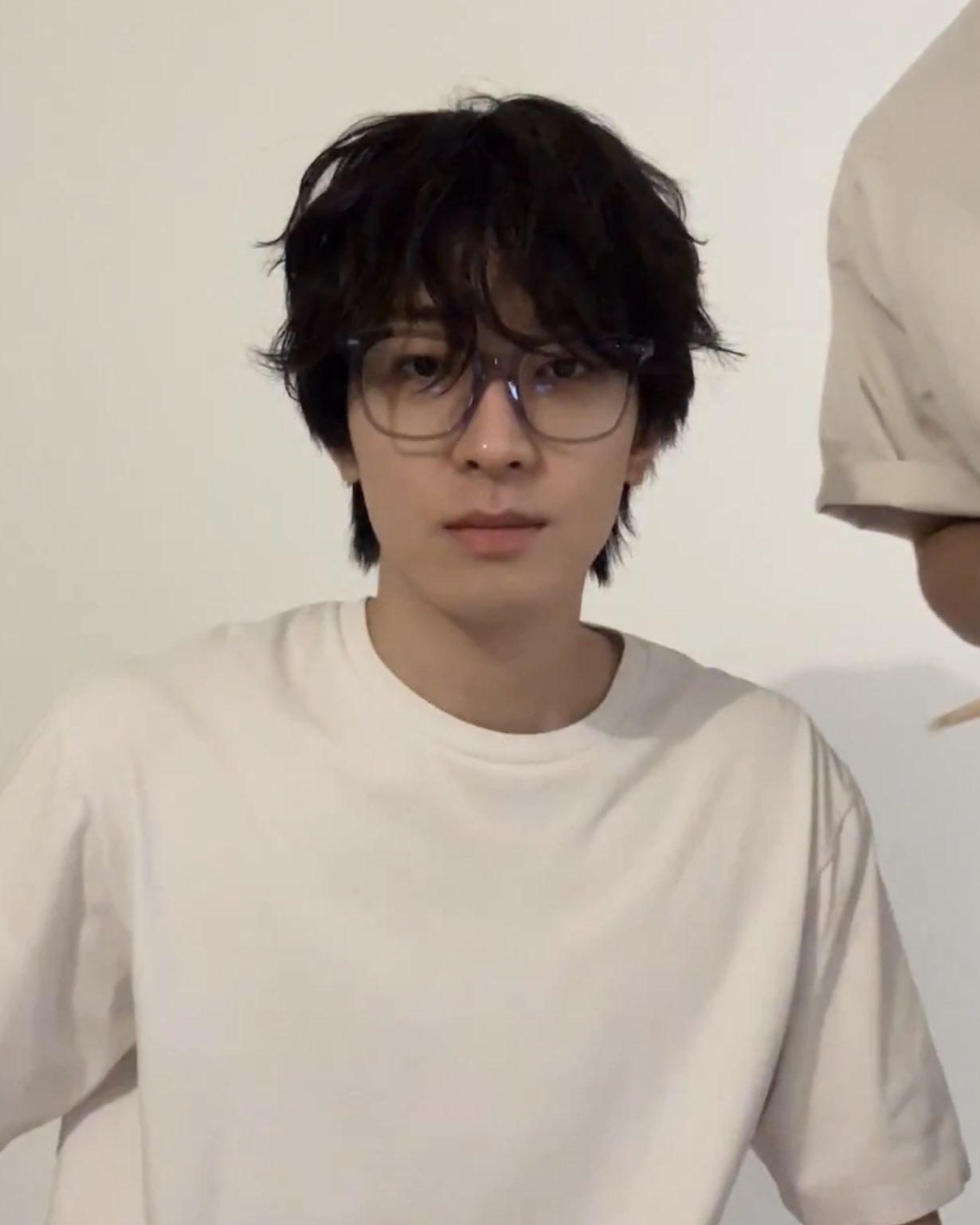 더쿠 - 데뷔 이래로 머리 제일 길은거 같은 세븐틴 원우