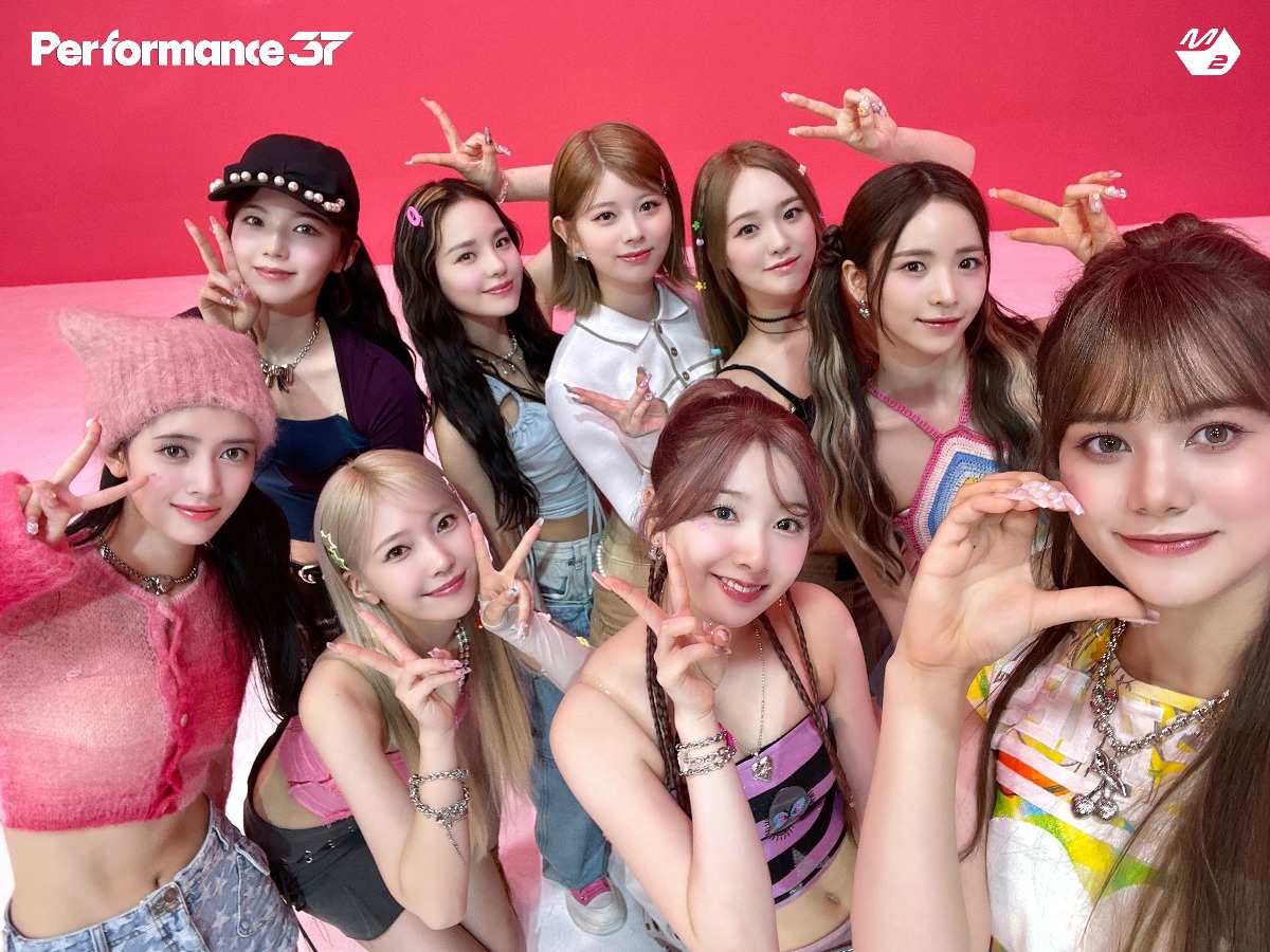 더쿠 - 피드백 반영하고 무대한 JYP 걸그룹 니쥬(NiziU) 멤버