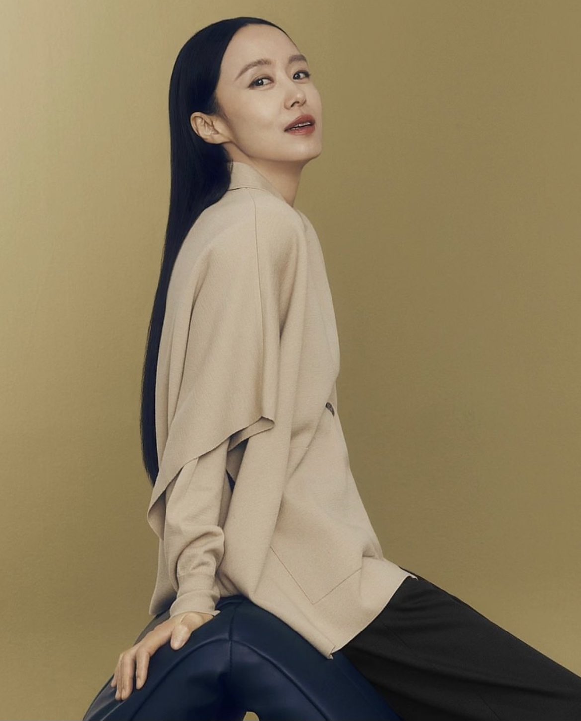 더쿠 - 전도연 《MOE》 23FALL 화보