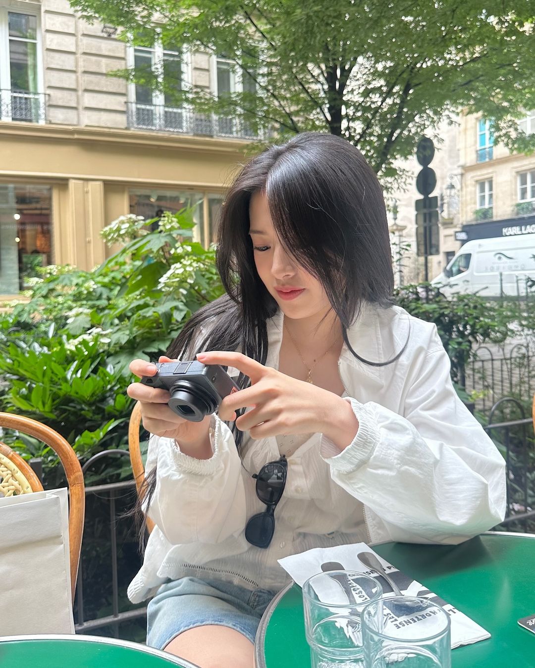 더쿠 - 아이브 안유진 인스타.jpg