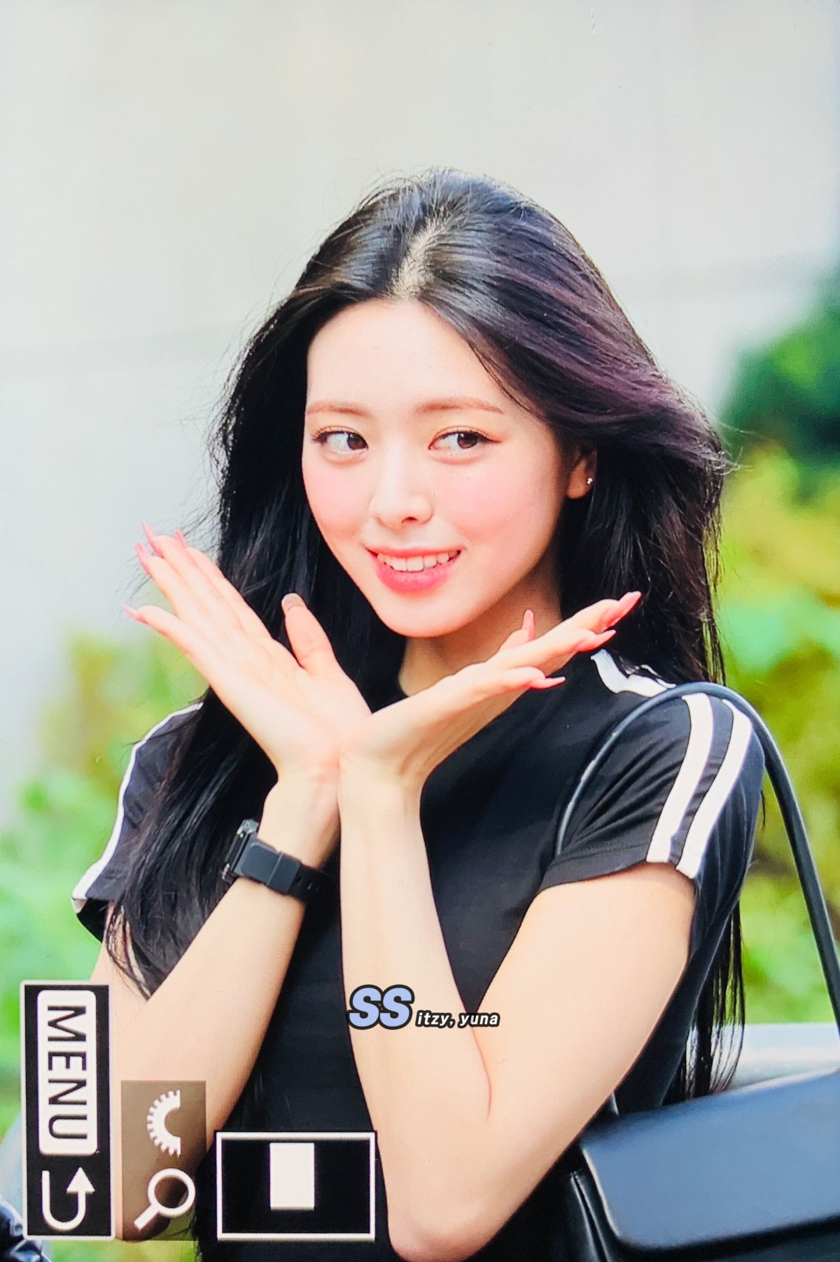 더쿠 - 오늘자 있지(ITZY) 유나 뮤직뱅크 출근길..twt