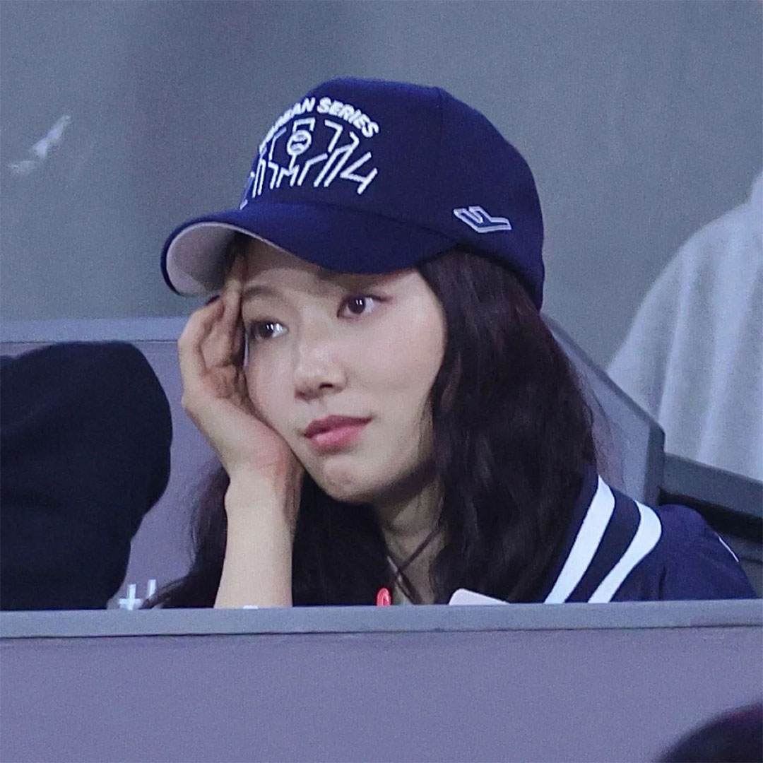 더쿠 - 박신혜 표정만으로 경기의 흐름을 확실히 알 수 있음 (ft. KBO)