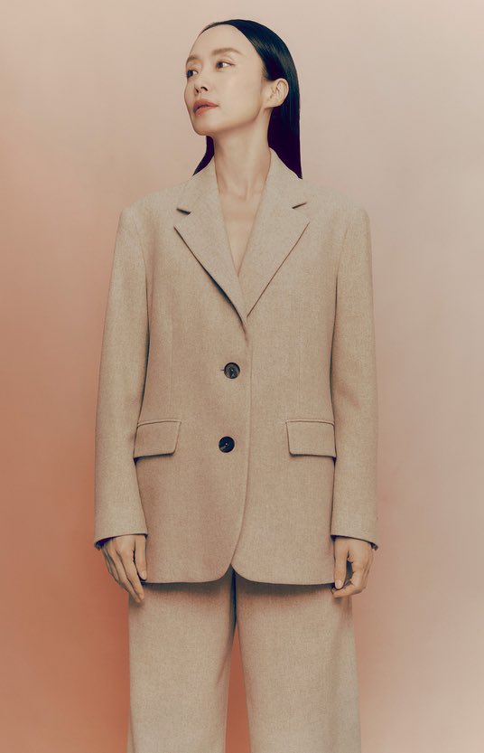 더쿠 - 전도연 《MOE》 23FALL 화보