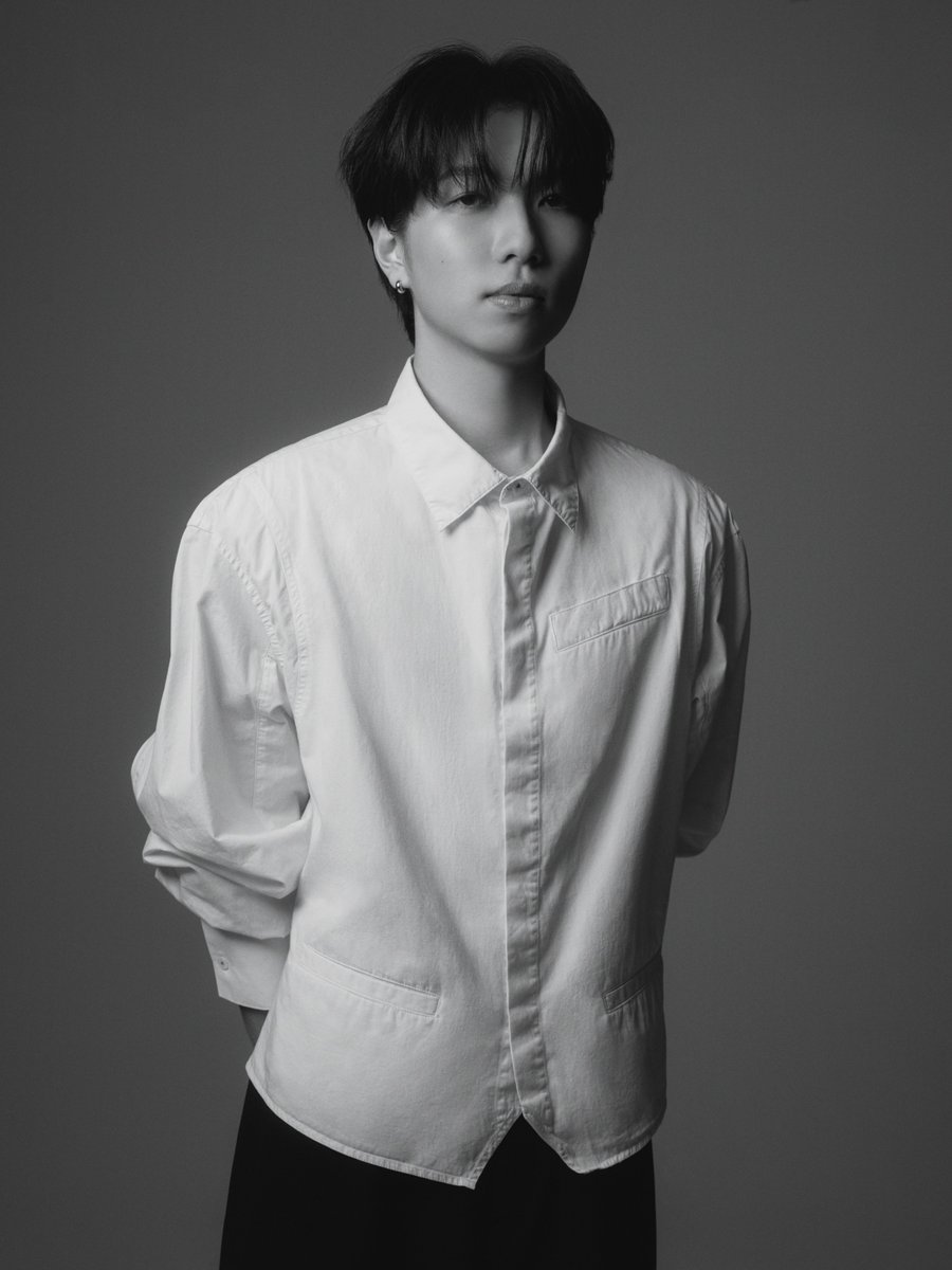 더쿠 - SM CLASSICS ARTIST YOHAN KIM 요한킴 Debut Profile Photo