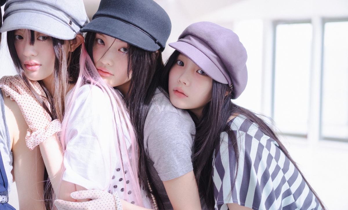 더쿠 - ILLIT(아일릿) ‘bomb’ Concept Photo (PINK BOMB Ver.)