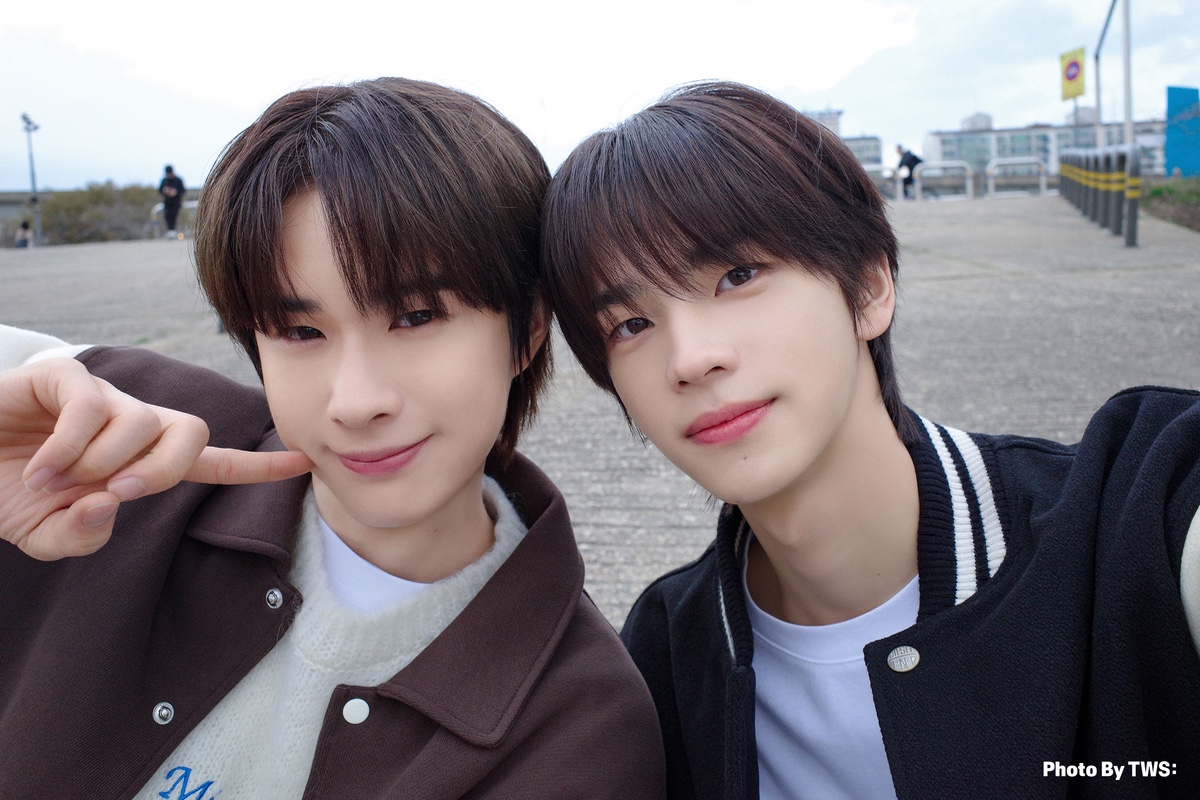 더쿠 - 위버스에 브이로그 애들끼리 찍은 사진 올라옴!!!