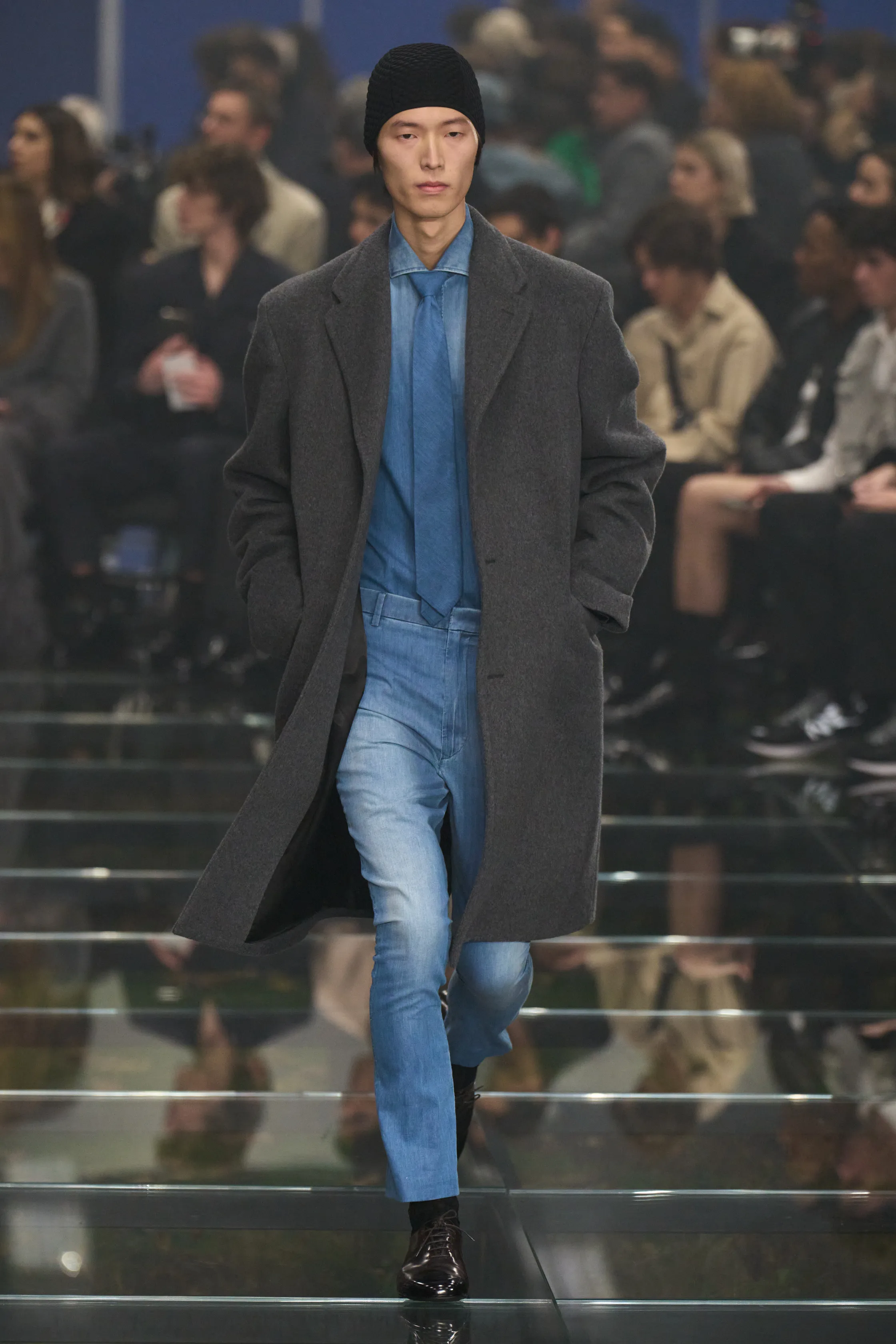 더쿠 - 프라다 / Prada FW24 Menswear 컬렉션