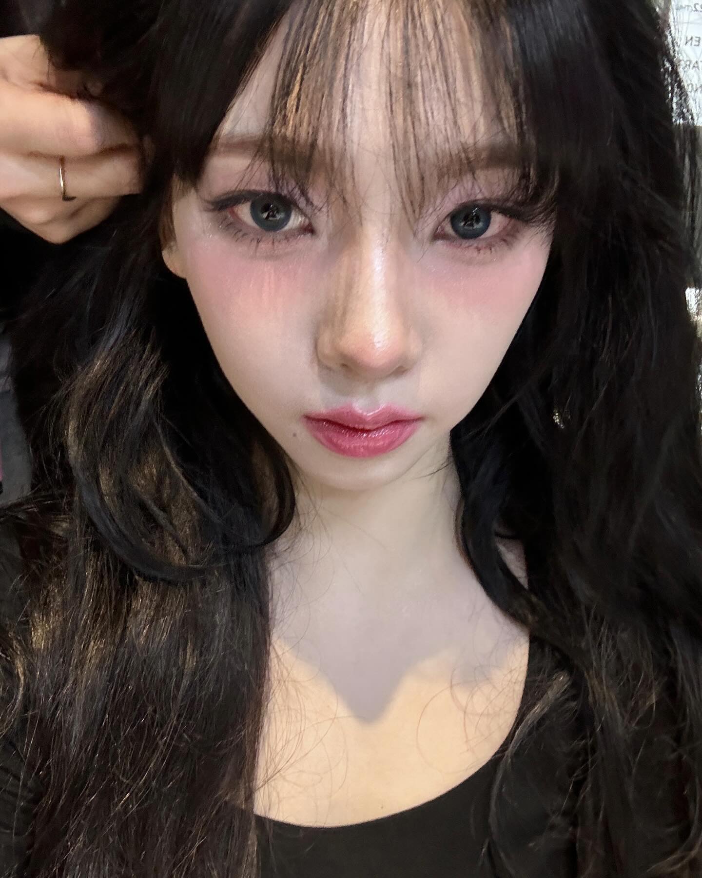 더쿠 - 에스파 카리나 인스타 업데이트.jpg